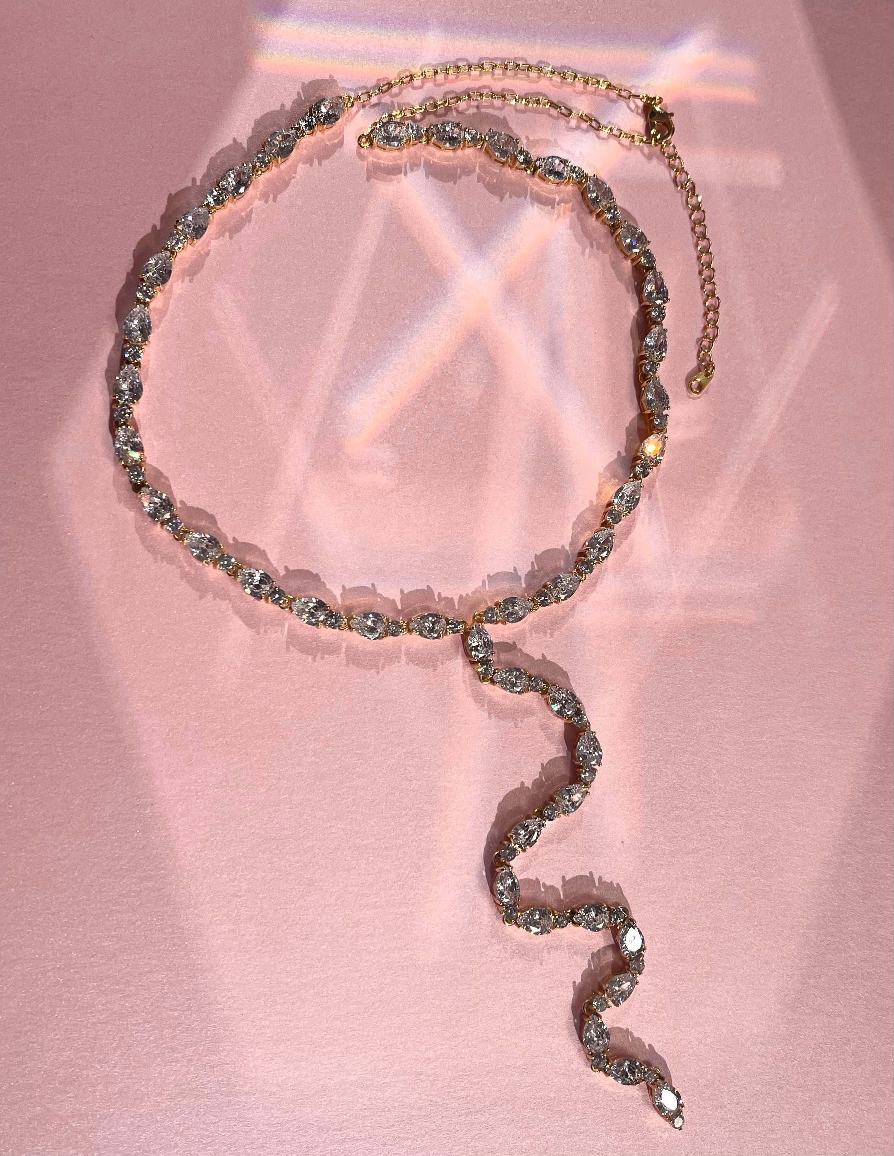 HOT DATE Gold Necklace – NIKIBEE